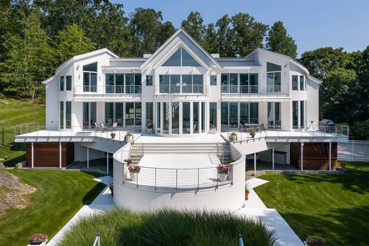 Enjoy Panoramic Mountain Views at This Sun-Drenched Croton Estate