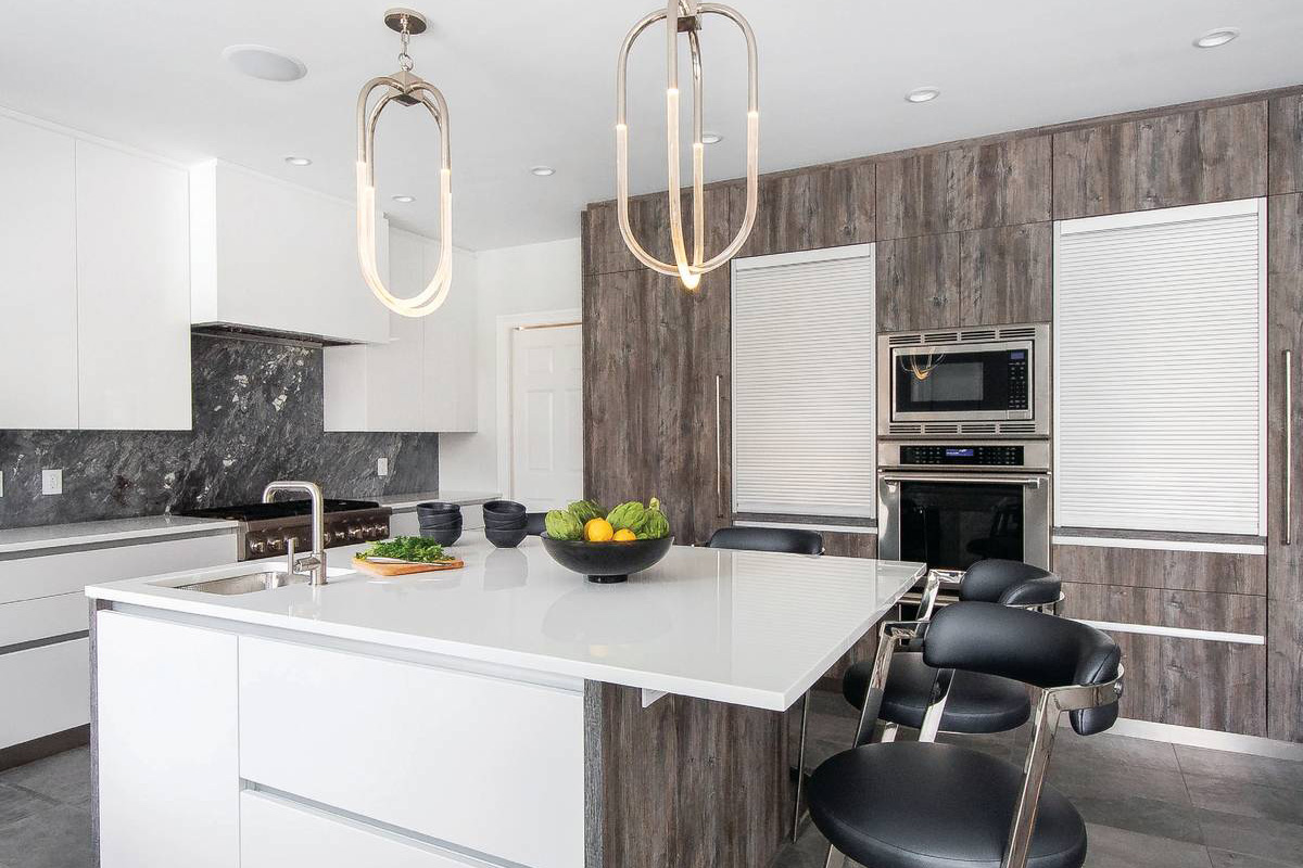 This Scarsdale Kitchen Renovation Is Pragmatic and Picturesque