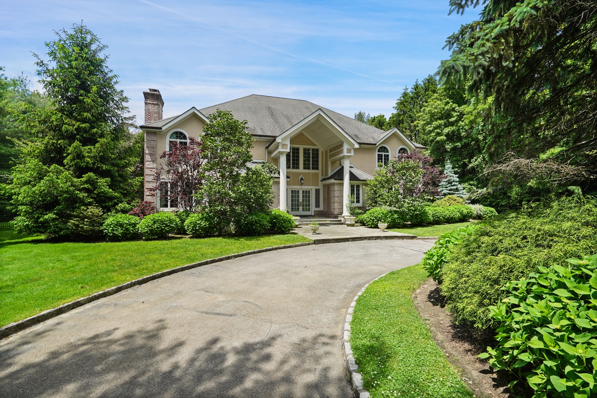This Elegant, Family-Friendly Estate Is for Sale in Purchase