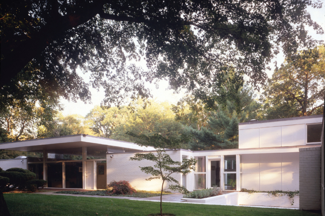 This Ulrich Franzen-Designed Rye Home Is a Stunner